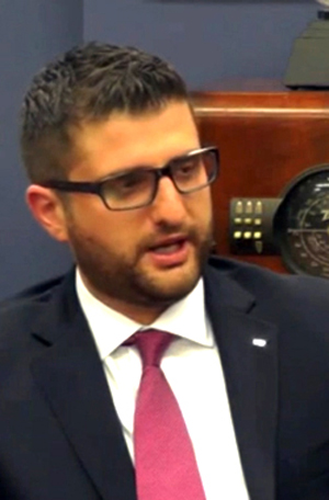 Piccirillo's Beard a Great Idea! Dyster Should Grow One Too